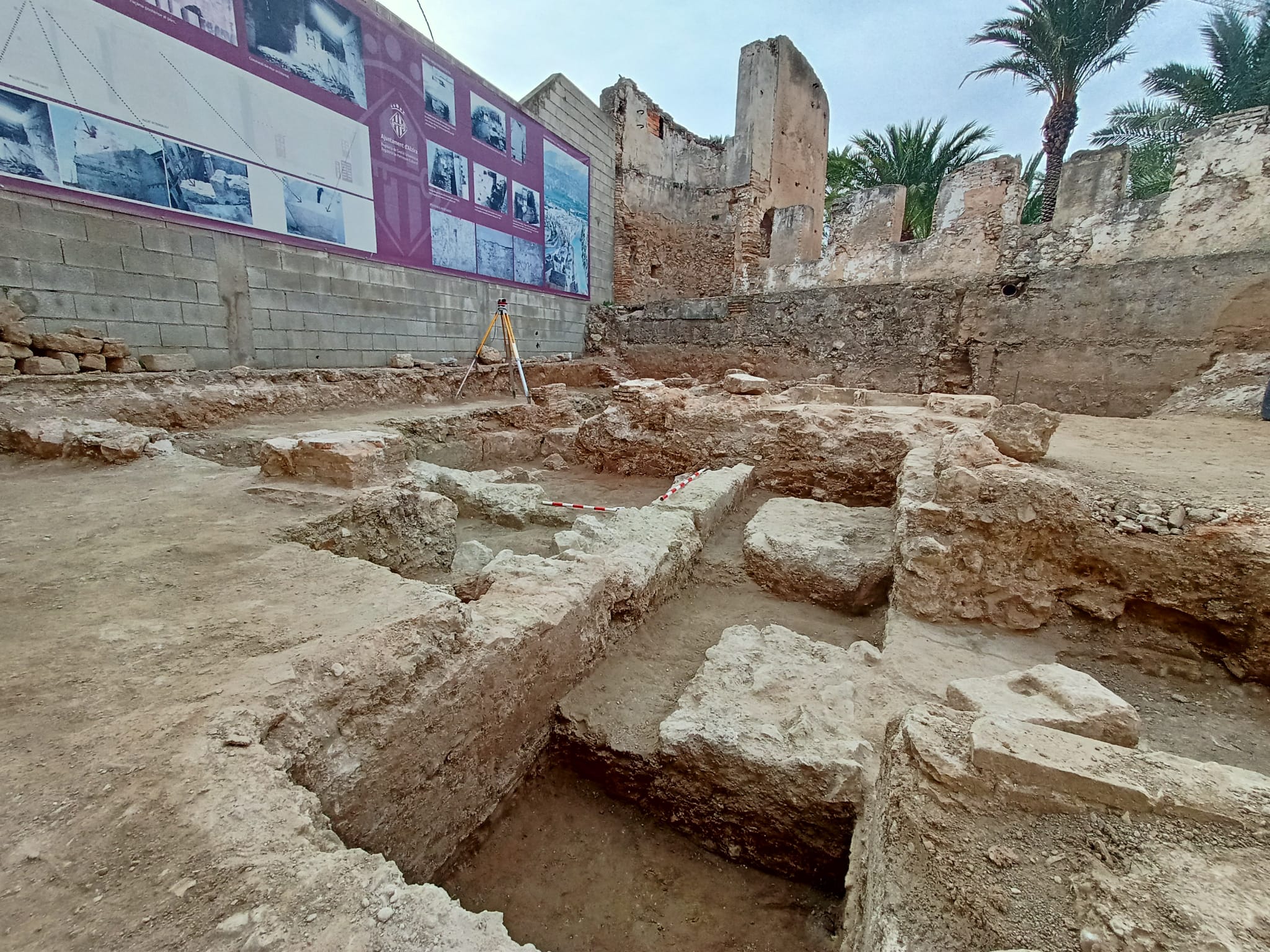 S’inicien les excavacions arqueològiques al solar de la Casa Reial i de ...